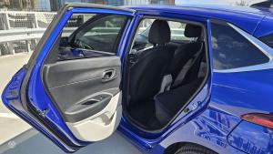 Blue Hyundai i20 2021 in Vilnius, with an engine capacity of 1.00 L and mileage of 62 thousand km for 14900 €, photo 18 on AUTOMOTO.COM.LV