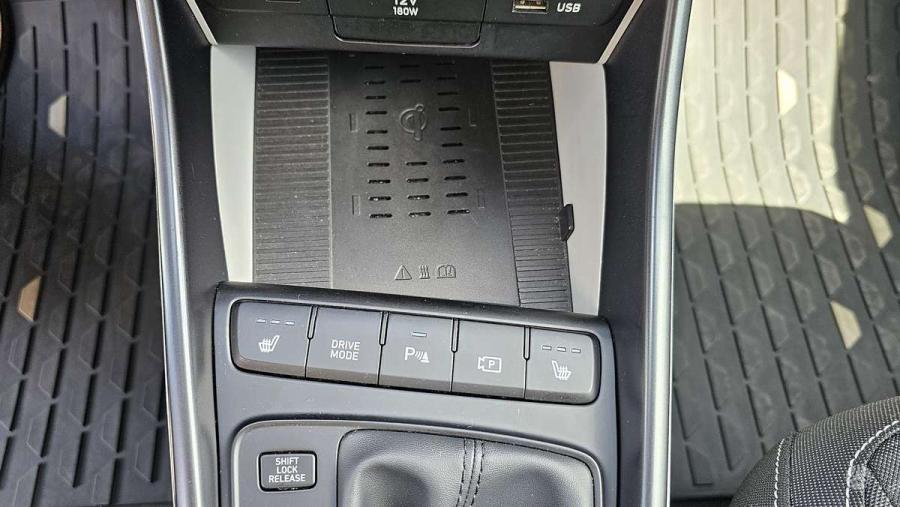 Blue Hyundai i20 2021 in Vilnius, with an engine capacity of 1.00 L and mileage of 62 thousand km for 14900 €, photo 22 on AUTOMOTO.COM.LV