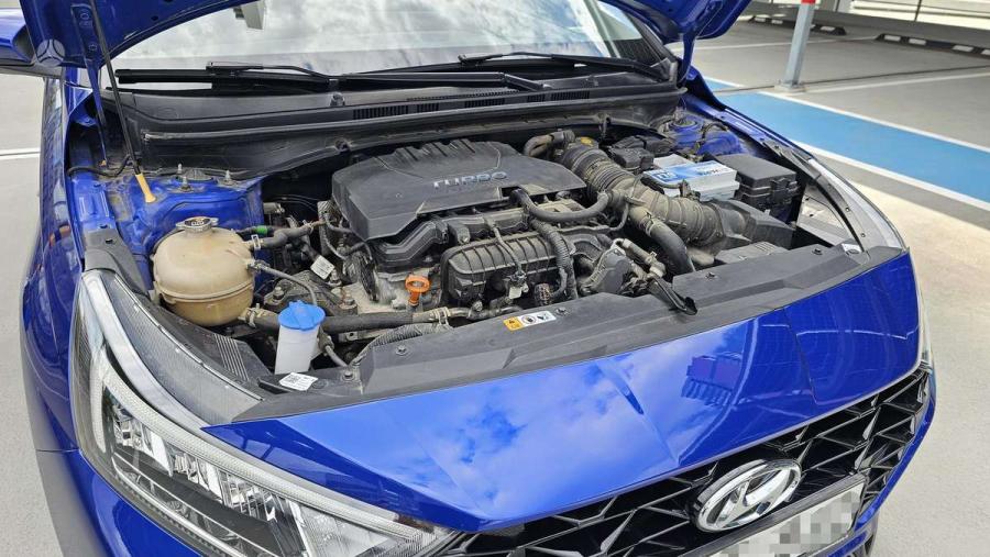 Blue Hyundai i20 2021 in Vilnius, with an engine capacity of 1.00 L and mileage of 62 thousand km for 14900 €, photo 31 on AUTOMOTO.COM.LV