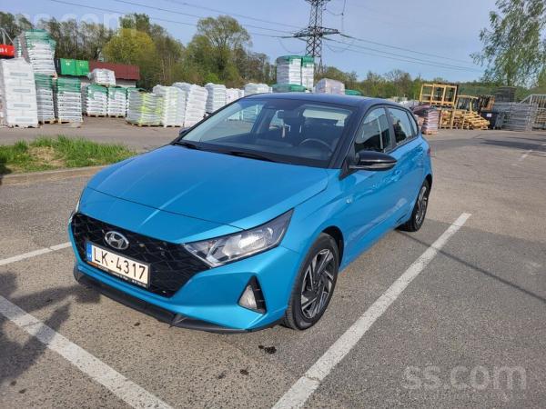 Blue Hyundai i20 2022 in Riga, with an engine capacity of 1.00 L and mileage of 47 thousand km for 13200 €, photo 2 on AUTOMOTO.COM.LV