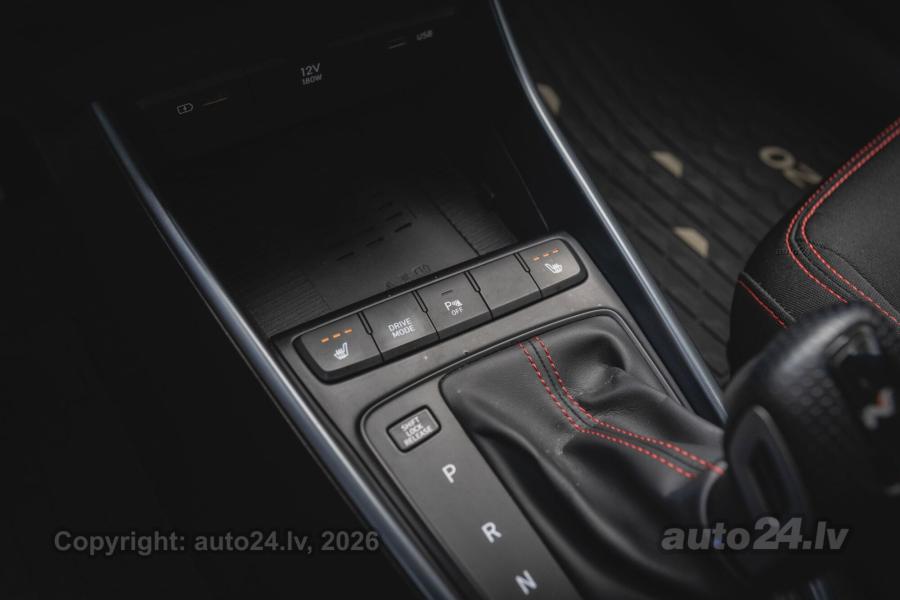 Zils Hyundai i20 2022 Tartu, ar dzinēja tilpumu 1.00 L un nobraukumu 57 tūkst. km par 15900 €, foto 22 vietnē AUTOMOTO.COM.LV