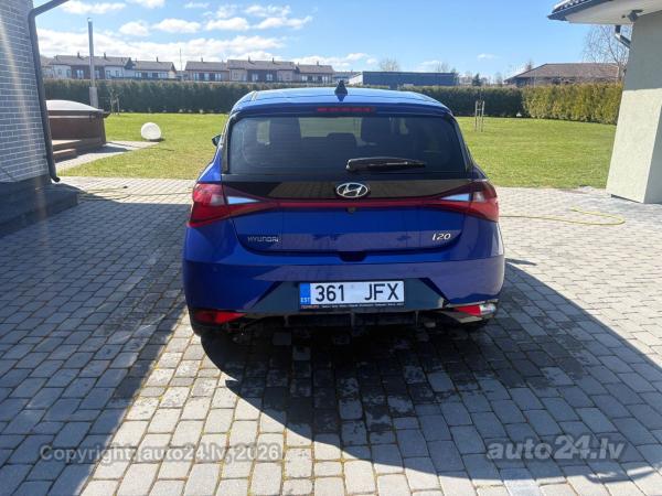 Blue Hyundai i20 2023 in Tallinn, with an engine capacity of 1.00 L and mileage of 29 thousand km for 14999 €, photo 5 on AUTOMOTO.COM.LV
