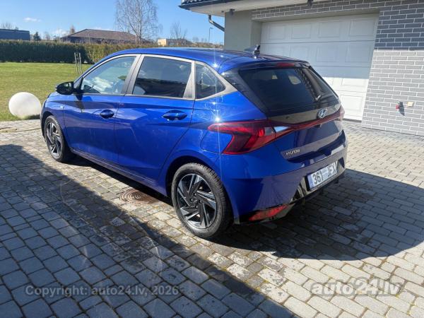 Zils Hyundai i20 2023 Tallina, ar dzinēja tilpumu 1.00 L un nobraukumu 29 tūkst. km par 14999 €, foto 3 vietnē AUTOMOTO.COM.LV