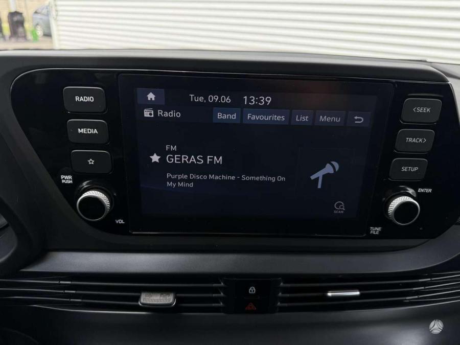 Zils Hyundai i20 2023 Viļņa, ar dzinēja tilpumu 1.00 L un nobraukumu 57 tūkst. km par 15950 €, foto 16 vietnē AUTOMOTO.COM.LV