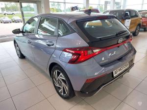 Zils Hyundai i20 2024 Kauņa, ar dzinēja tilpumu 1.00 L un nobraukumu 28 tūkst. km par 17180 €, foto 3 vietnē AUTOMOTO.COM.LV