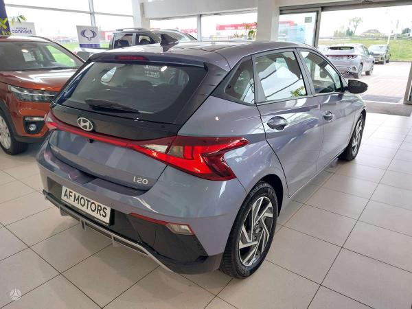 Blue Hyundai i20 2024 in Kaunas, with an engine capacity of 1.00 L and mileage of 28 thousand km for 17180 €, photo 4 on AUTOMOTO.COM.LV