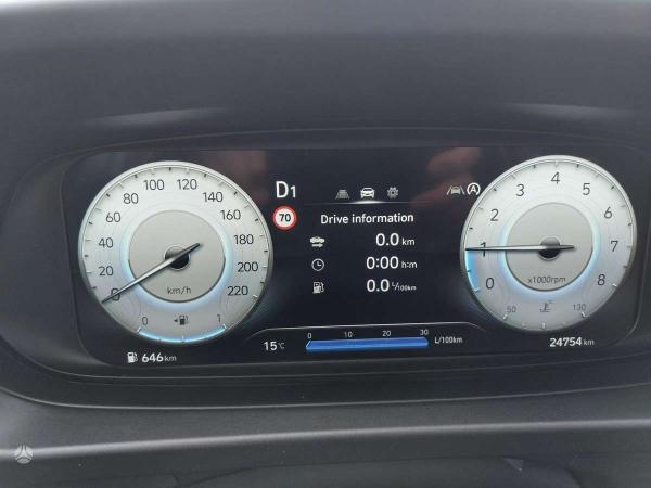 Blue Hyundai i20 2024 in Kaunas, with an engine capacity of 1.00 L and mileage of 28 thousand km for 17180 €, photo 8 on AUTOMOTO.COM.LV