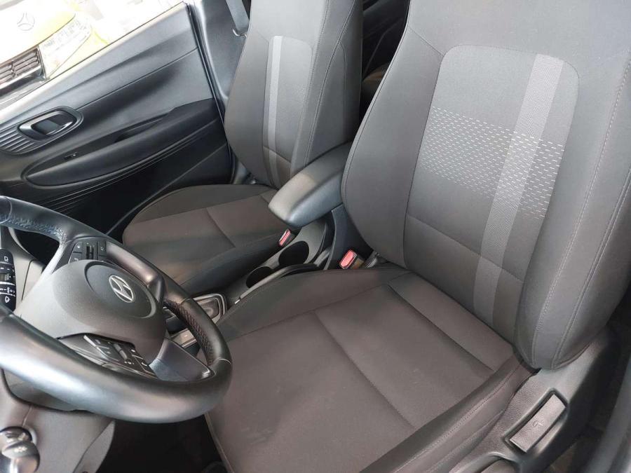 Zils Hyundai i20 2024 Kauņa, ar dzinēja tilpumu 1.00 L un nobraukumu 28 tūkst. km par 17180 €, foto 12 vietnē AUTOMOTO.COM.LV
