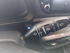 Zils Hyundai i20 2024 Kauņa, ar dzinēja tilpumu 1.00 L un nobraukumu 28 tūkst. km par 17180 €, foto 19 vietnē AUTOMOTO.COM.LV