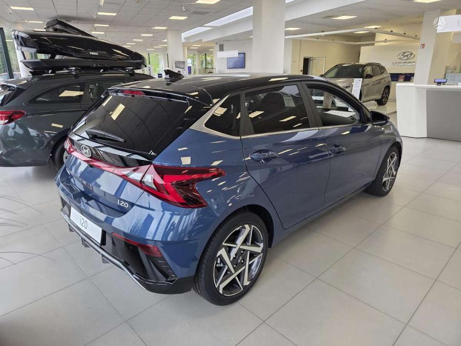 Blue Hyundai i20 2026 in Vilnius, with an engine capacity of 1.00 L and mileage of 0 thousand km for 21900 €, photo 4 on AUTOMOTO.COM.LV