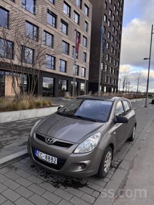 Brown Hyundai i20 2012 in Riga, with an engine capacity of 1.20 L and mileage of 344 thousand km for 2500 €, photo  on AUTOMOTO.COM.LV
