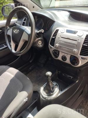 Brūns Hyundai i20 2012 Kuldīga, ar dzinēja tilpumu 1.20 L un nobraukumu 250 tūkst. km par 2500 €, foto 5 vietnē AUTOMOTO.COM.LV