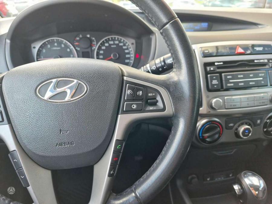 Brown Hyundai i20 2013 in Vilnius, with an engine capacity of 1.40 L and mileage of 72 thousand km for 4500 €, photo 13 on AUTOMOTO.COM.LV