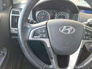 Brown Hyundai i20 2013 in Vilnius, with an engine capacity of 1.40 L and mileage of 72 thousand km for 4500 €, photo 14 on AUTOMOTO.COM.LV