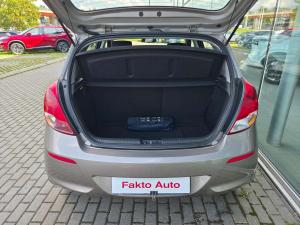 Brown Hyundai i20 2013 in Vilnius, with an engine capacity of 1.40 L and mileage of 72 thousand km for 4500 €, photo 24 on AUTOMOTO.COM.LV