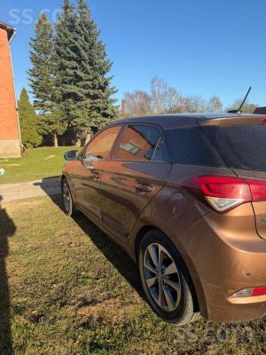 Brūns Hyundai i20 2014 Bauska, ar dzinēja tilpumu 1.10 L un nobraukumu 129 tūkst. km par 4000 €, foto 3 vietnē AUTOMOTO.COM.LV