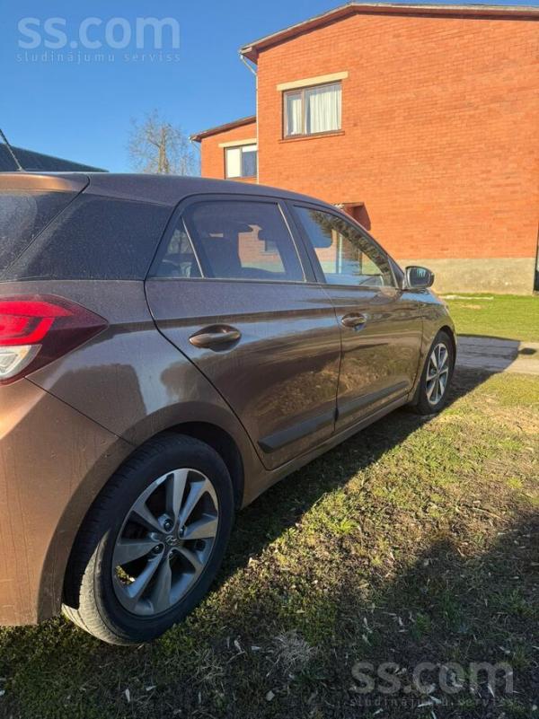 Brūns Hyundai i20 2014 Bauska, ar dzinēja tilpumu 1.10 L un nobraukumu 129 tūkst. km par 4000 €, foto 3 vietnē AUTOMOTO.COM.LV