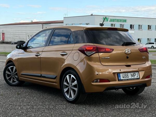 Brown Hyundai i20 2015 in Tartu, with an engine capacity of 1.40 L and mileage of 87 thousand km for 7999 €, photo 2 on AUTOMOTO.COM.LV