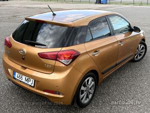 Brown Hyundai i20 2015 in Tartu, with an engine capacity of 1.40 L and mileage of 87 thousand km for 7999 €, photo 5 on AUTOMOTO.COM.LV