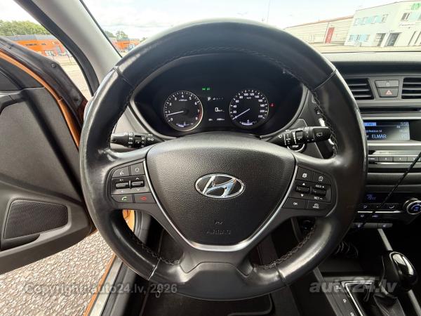 Brown Hyundai i20 2015 in Tartu, with an engine capacity of 1.40 L and mileage of 87 thousand km for 7999 €, photo 6 on AUTOMOTO.COM.LV