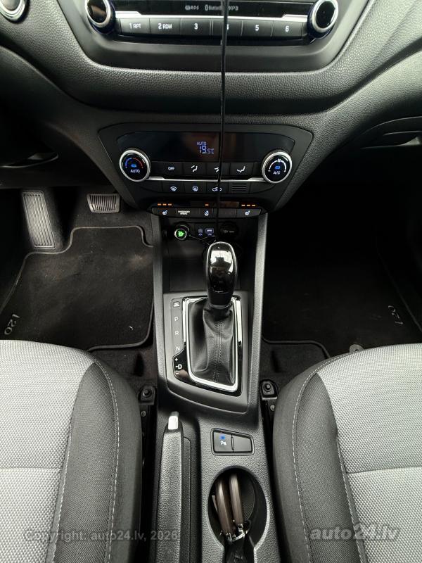 Brown Hyundai i20 2015 in Tartu, with an engine capacity of 1.40 L and mileage of 87 thousand km for 7999 €, photo 9 on AUTOMOTO.COM.LV