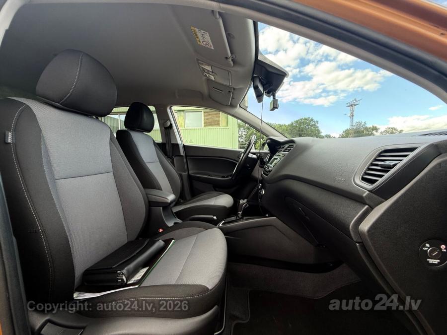 Brown Hyundai i20 2015 in Tartu, with an engine capacity of 1.40 L and mileage of 87 thousand km for 7999 €, photo 15 on AUTOMOTO.COM.LV