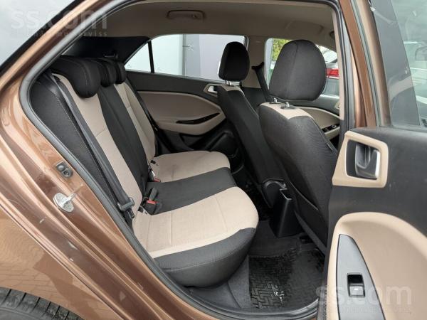 Brown Hyundai i20 2015 in Talsi, with an engine capacity of 1.40 L and mileage of 246 thousand km for 6450 €, photo 9 on AUTOMOTO.COM.LV