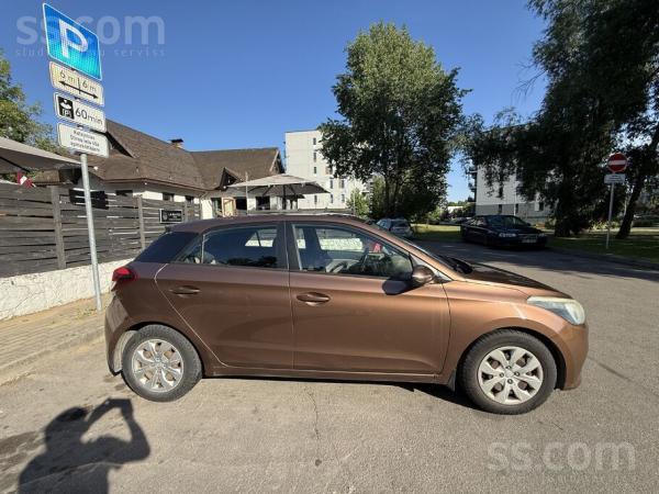 Brown Hyundai i20 2016 in Riga, with an engine capacity of 1.20 L and mileage of 272 thousand km for 3180 €, photo 7 on AUTOMOTO.COM.LV