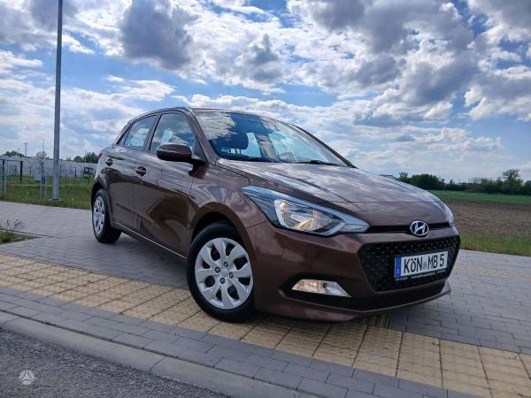 Brown Hyundai i20 2016 in Marijampole, with an engine capacity of 1.12 L and mileage of 152 thousand km for 5150 €, photo 9 on AUTOMOTO.COM.LV