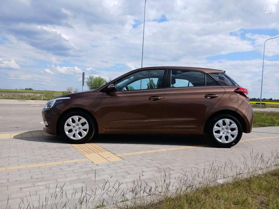 Brūns Hyundai i20 2016 Marijampole, ar dzinēja tilpumu 1.12 L un nobraukumu 152 tūkst. km par 5150 €, foto 5 vietnē AUTOMOTO.COM.LV