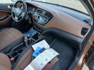 Brūns Hyundai i20 2016 Marijampole, ar dzinēja tilpumu 1.12 L un nobraukumu 152 tūkst. km par 5150 €, foto 27 vietnē AUTOMOTO.COM.LV