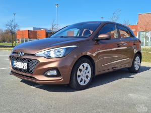 Brown Hyundai i20 2019 in Klaipeda, with an engine capacity of 1.00 L and mileage of 81 thousand km for 7999 €, photo  on AUTOMOTO.COM.LV