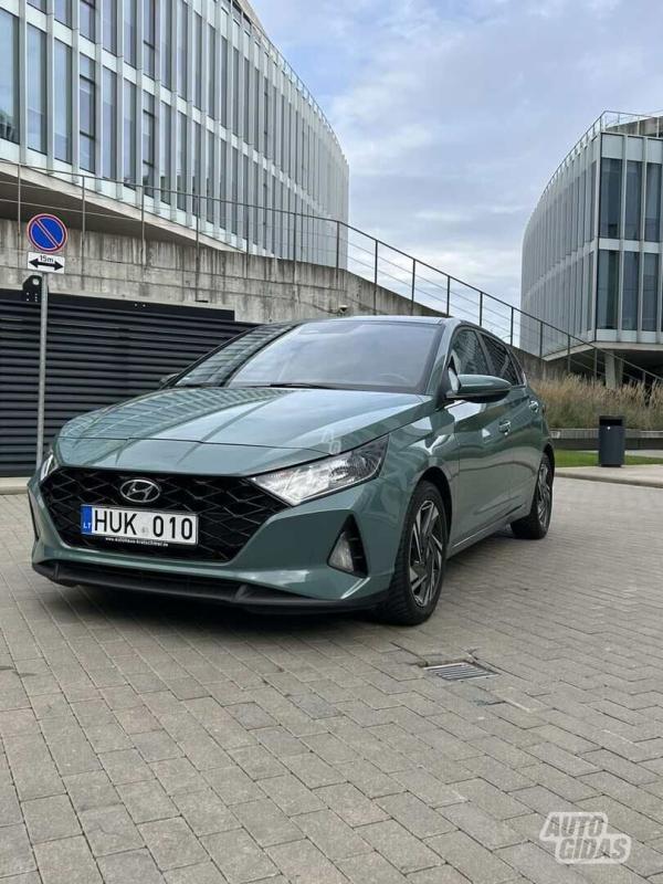 Green Hyundai i20 2022 in Vilnius, with an engine capacity of 1.00 L and mileage of 49 thousand km for 15500 €, photo 4 on AUTOMOTO.COM.LV