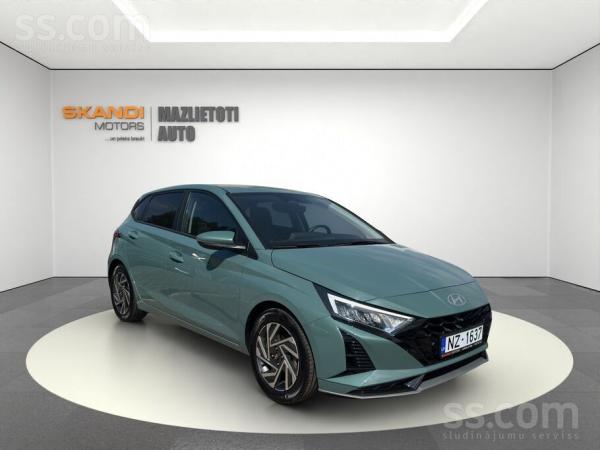Green Hyundai i20 2024 in Riga, with an engine capacity of 1.00 L and mileage of 18 thousand km for 15490 €, photo 8 on AUTOMOTO.COM.LV