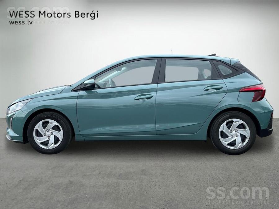Green Hyundai i20 2025 in Riga, with an engine capacity of 1.20 L and mileage of 9 thousand km for 16990 €, photo 4 on AUTOMOTO.COM.LV