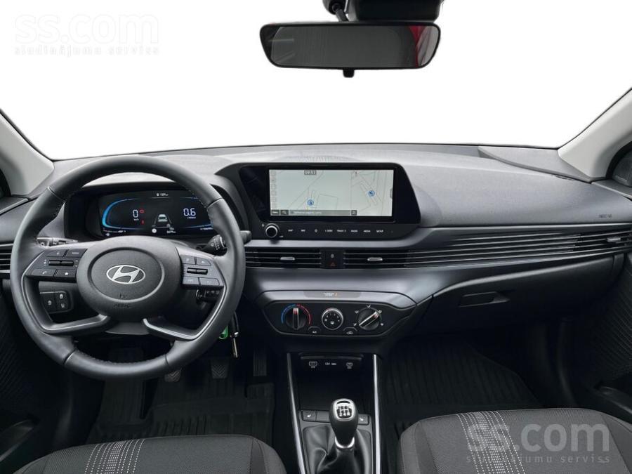 Green Hyundai i20 2025 in Riga, with an engine capacity of 1.20 L and mileage of 9 thousand km for 16990 €, photo 9 on AUTOMOTO.COM.LV