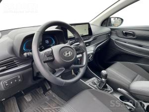 Green Hyundai i20 2025 in Riga, with an engine capacity of 1.20 L and mileage of 9 thousand km for 16990 €, photo 12 on AUTOMOTO.COM.LV