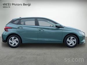 Green Hyundai i20 2025 in Riga, with an engine capacity of 1.20 L and mileage of 9 thousand km for 16990 €, photo 24 on AUTOMOTO.COM.LV