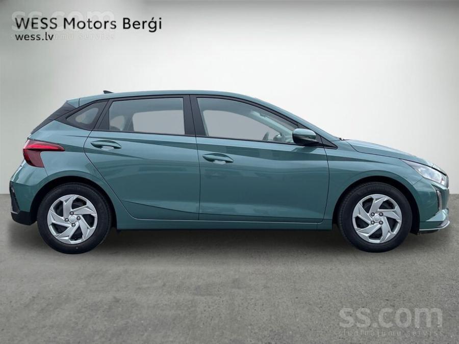 Green Hyundai i20 2025 in Riga, with an engine capacity of 1.20 L and mileage of 9 thousand km for 16990 €, photo 24 on AUTOMOTO.COM.LV