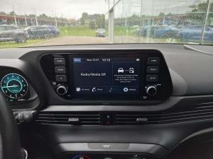 Pelēks Hyundai i20 2022 Viļņa, ar dzinēja tilpumu 1.00 L un nobraukumu 67 tūkst. km par 13500 €, foto 19 vietnē AUTOMOTO.COM.LV