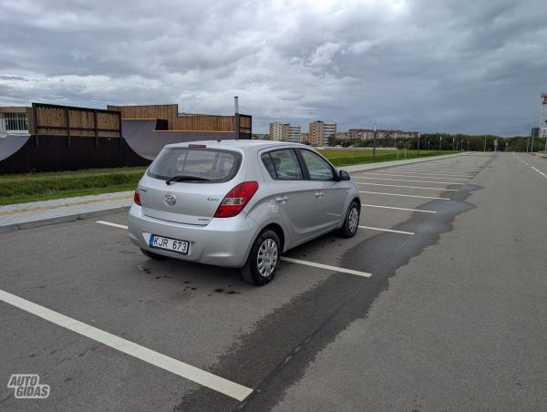 Hyundai i20 2009 Klaipėda vietnē Pelēks Hyundai i20 2009 Klaipėda, ar dzinēja tilpumu 1.40 L un nobraukumu 172 tūkst. km par 1699 €, foto 5 vietnē AUTOMOTO.COM.LV