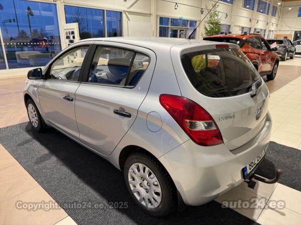 Grey Hyundai i20 2011 in Haapsalu, with an engine capacity of 1.20 L and mileage of 147 thousand km for 3200 €, photo 3 on AUTOMOTO.COM.LV