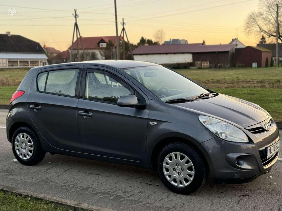 Pelēks Hyundai i20 2011 Mažeikiai, ar dzinēja tilpumu 1.30 L un nobraukumu 198 tūkst. km par 1650 €, foto 2 vietnē AUTOMOTO.COM.LV