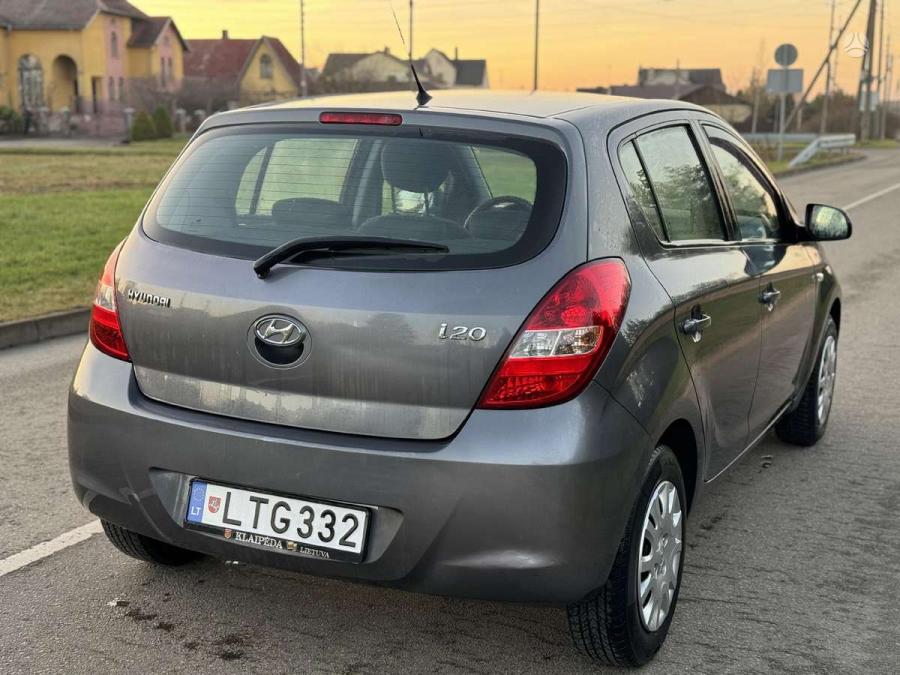 Pelēks Hyundai i20 2011 Mažeikiai, ar dzinēja tilpumu 1.30 L un nobraukumu 198 tūkst. km par 1650 €, foto 4 vietnē AUTOMOTO.COM.LV