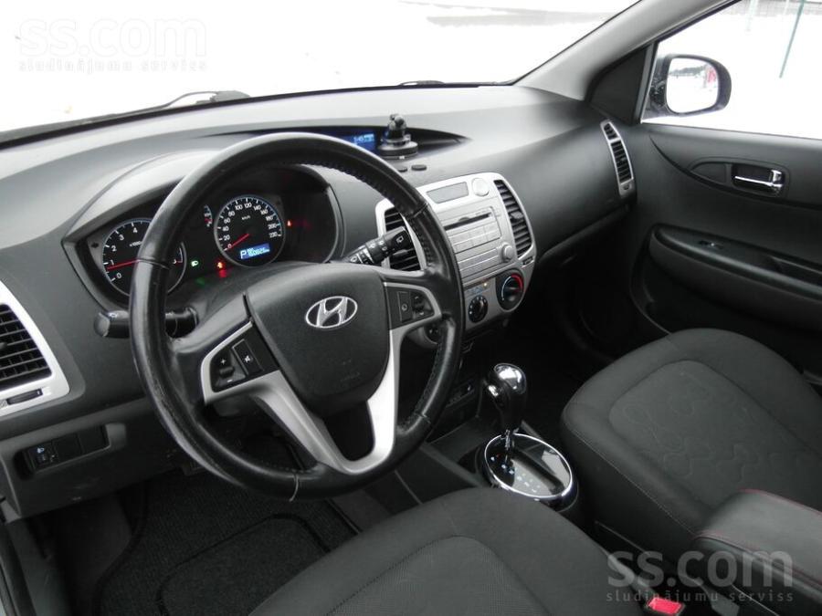 Grey Hyundai i20 2011 in Riga, with an engine capacity of 1.40 L and mileage of 160 thousand km for 3150 €, photo 6 on AUTOMOTO.COM.LV