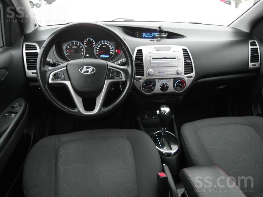 Grey Hyundai i20 2011 in Riga, with an engine capacity of 1.40 L and mileage of 160 thousand km for 3150 €, photo 9 on AUTOMOTO.COM.LV