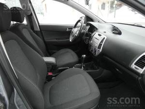 Grey Hyundai i20 2011 in Riga, with an engine capacity of 1.40 L and mileage of 160 thousand km for 3150 €, photo 17 on AUTOMOTO.COM.LV
