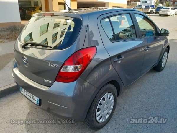 Pelēks Hyundai i20 2011 Tallina, ar dzinēja tilpumu 1.40 L un nobraukumu 195 tūkst. km par 2700 €, foto 8 vietnē AUTOMOTO.COM.LV