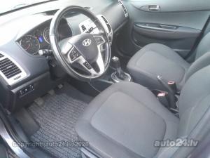 Grey Hyundai i20 2011 in Tallinn, with an engine capacity of 1.40 L and mileage of 195 thousand km for 2700 €, photo 11 on AUTOMOTO.COM.LV