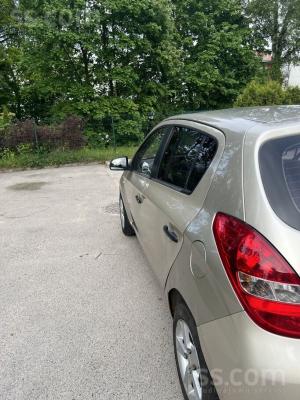 Grey Hyundai i20 2011 in Riga, with an engine capacity of 1.20 L and mileage of 147 thousand km for 2000 €, photo 4 on AUTOMOTO.COM.LV